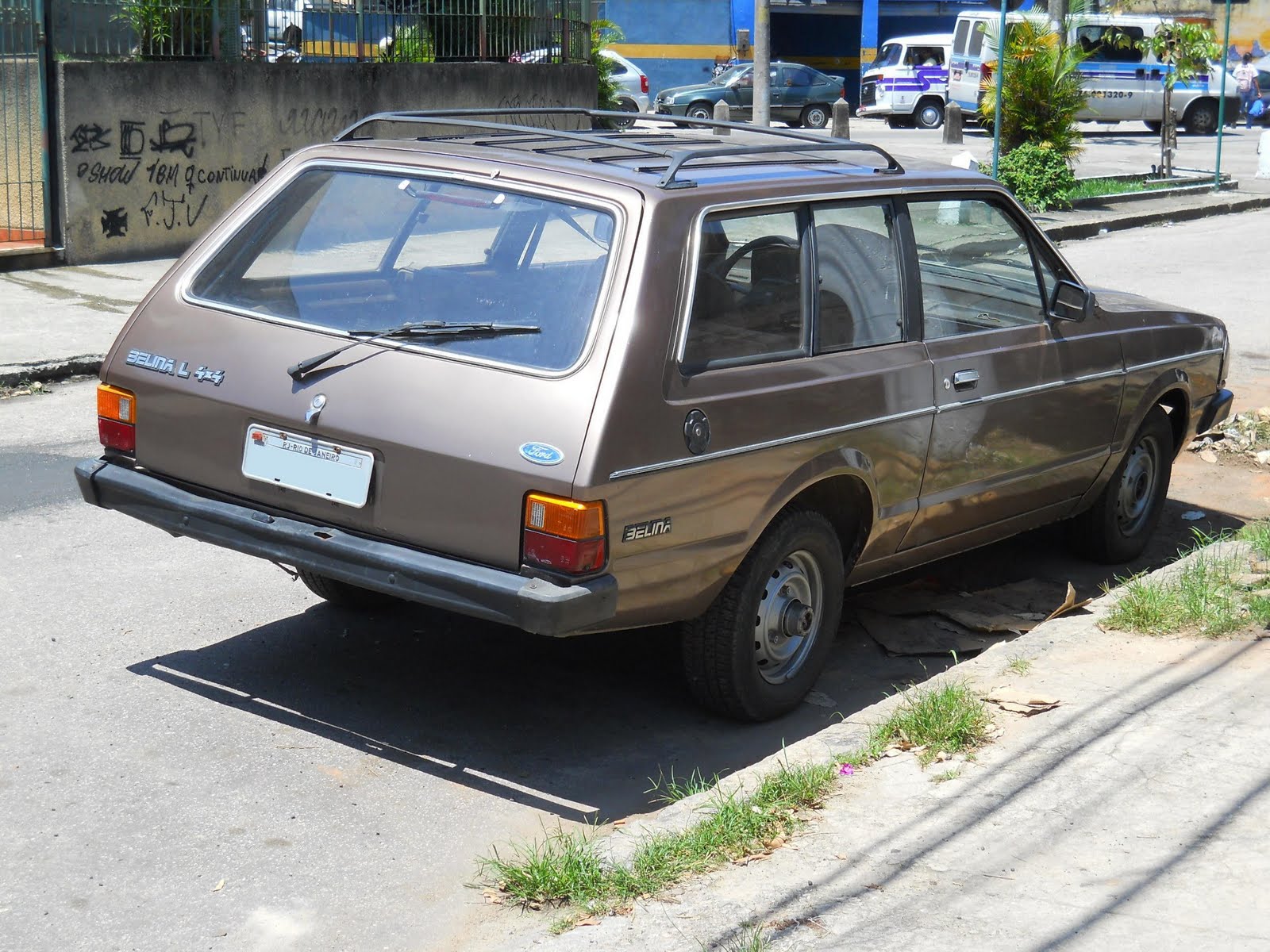 Registros Automotivos do Cotidiano: Ford Belina II L 4x4 1985