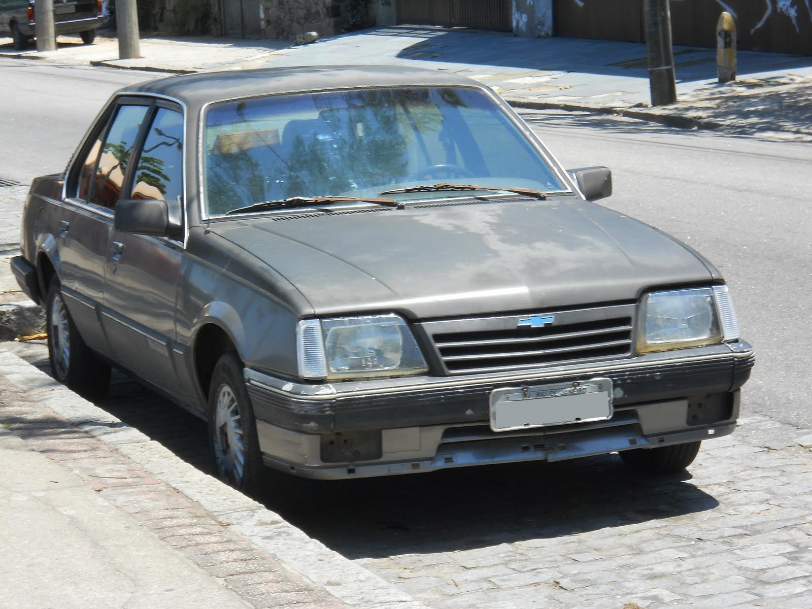 Registros Automotivos do Cotidiano: Chevrolet Monza Classic SE 1989