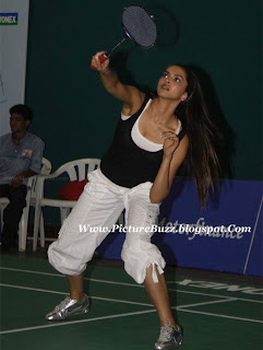 Deepika Padukone Playing Badminton Pictures ,Stills | Deepika padukone ...