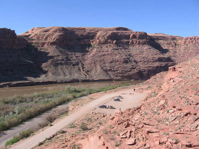 Four Corners Hikes-Arches National Park: Poison Spider Petroglyph Trail