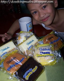 DCookingMudra: WW - Cake & Bread Slices From Goldilocks Bakeshop