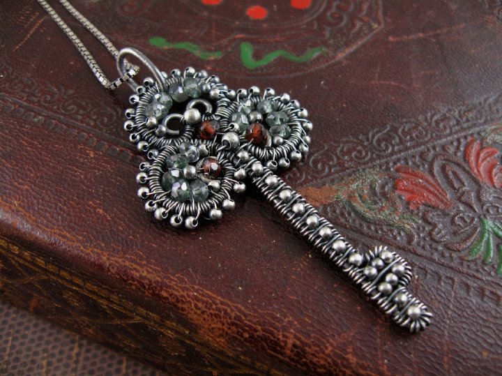 Gorgeous Free Woven Wire Tutorials from Wickwire Jewelry / The Beading Gem