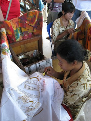 Batik Fabric Necklace and Jewelry Box Tutorials / The Beading Gem