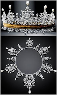 Tutorials : How to Make a Bead and Wire Tiara / The Beading Gem