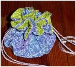 How To Make Your Own Fabric Jewelry Bag Tutorial Links / The Beading Gem