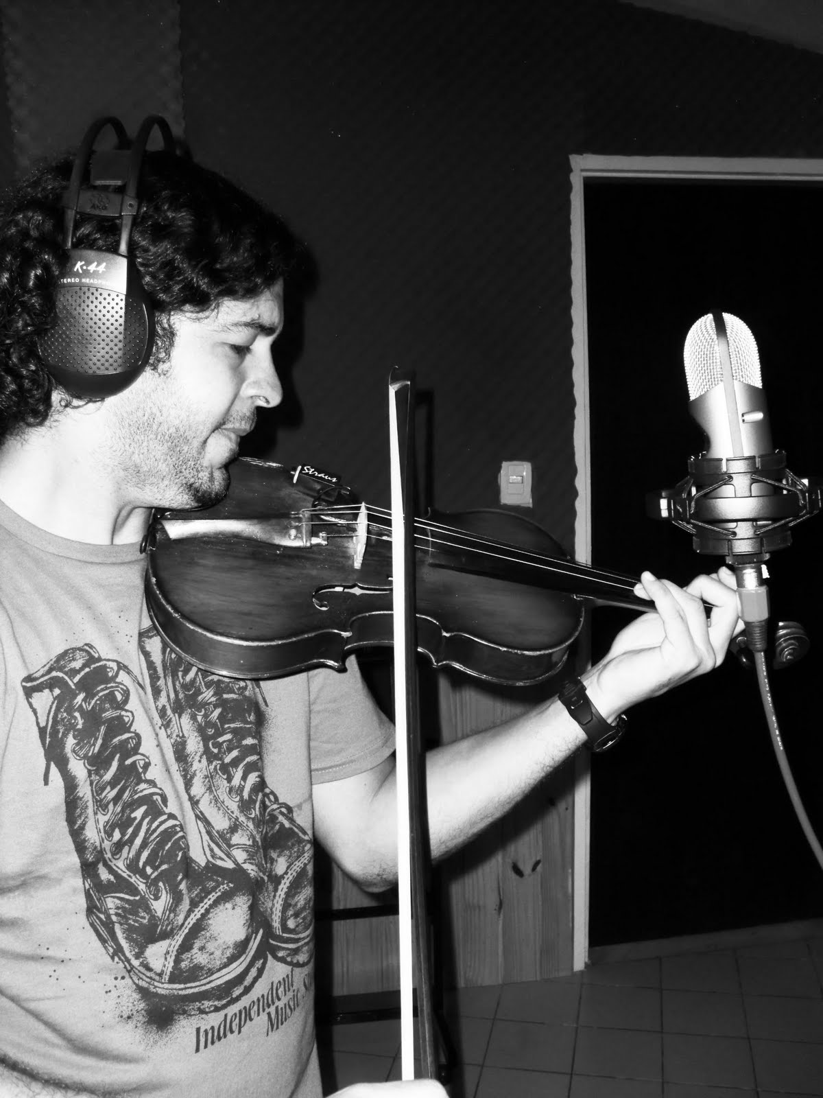 PARE PARA OUVIR: Violino e eletricidade: Rodrigo Cardozo fala sobre seu ...