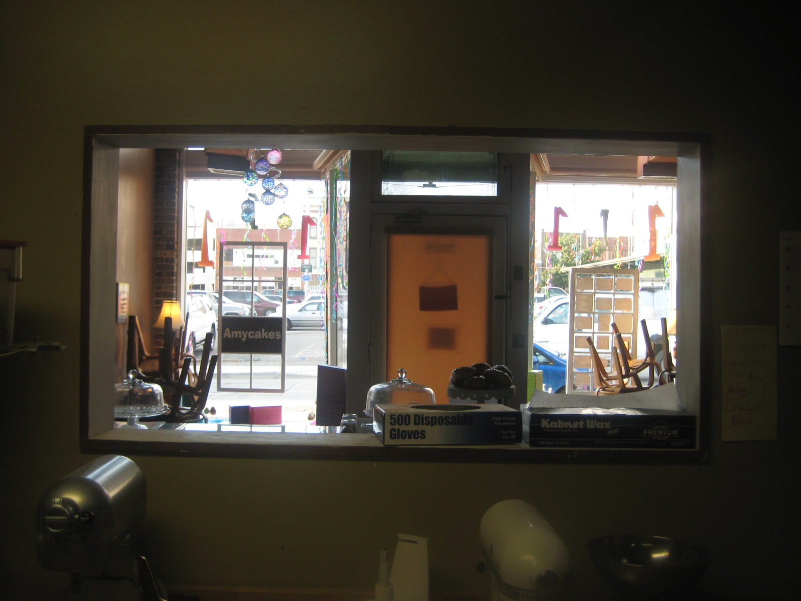 The Time of My Life: Through a downtown bakery window...