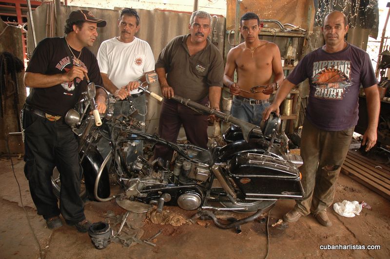 biker excalibur II: Cuban Harlistas. The Art of Harley-Davidson ...