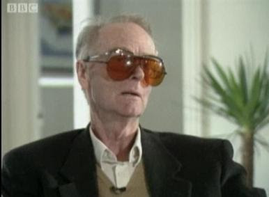 The estrangement gallery: The fifth man