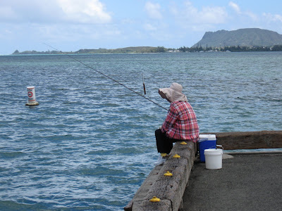 hawaii fish eye: Fisherman at Heeia Kea Pier
