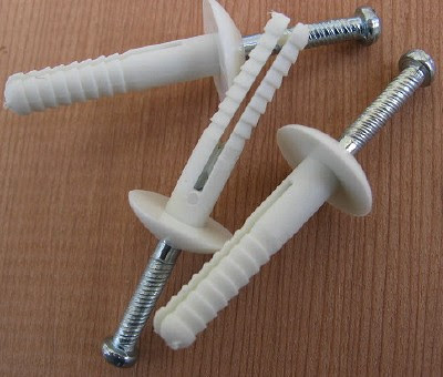 Ken's Abode: Anchoring to stucco