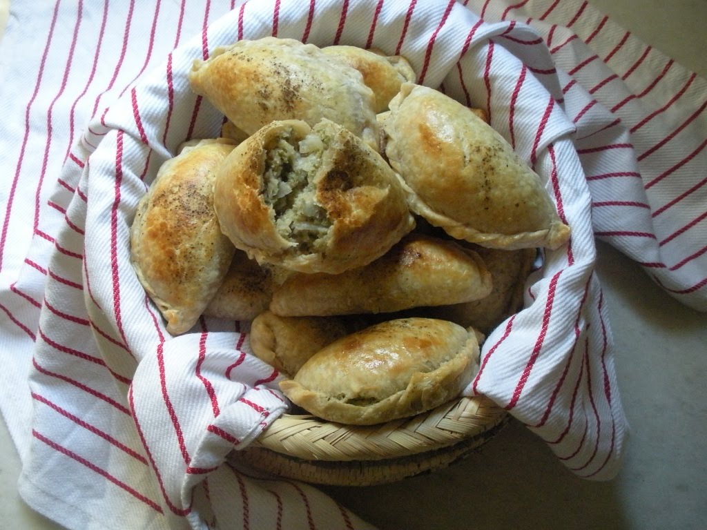 The Art of Uzbek Cuisine: Moshli somsa (Samusa with mungbeans)