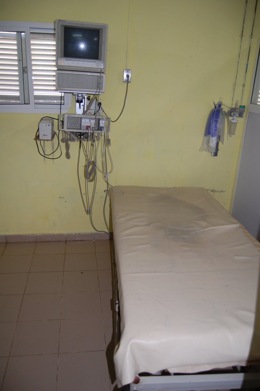 DaveGoesToAfrica: Peltier Hospital - Djibouti City