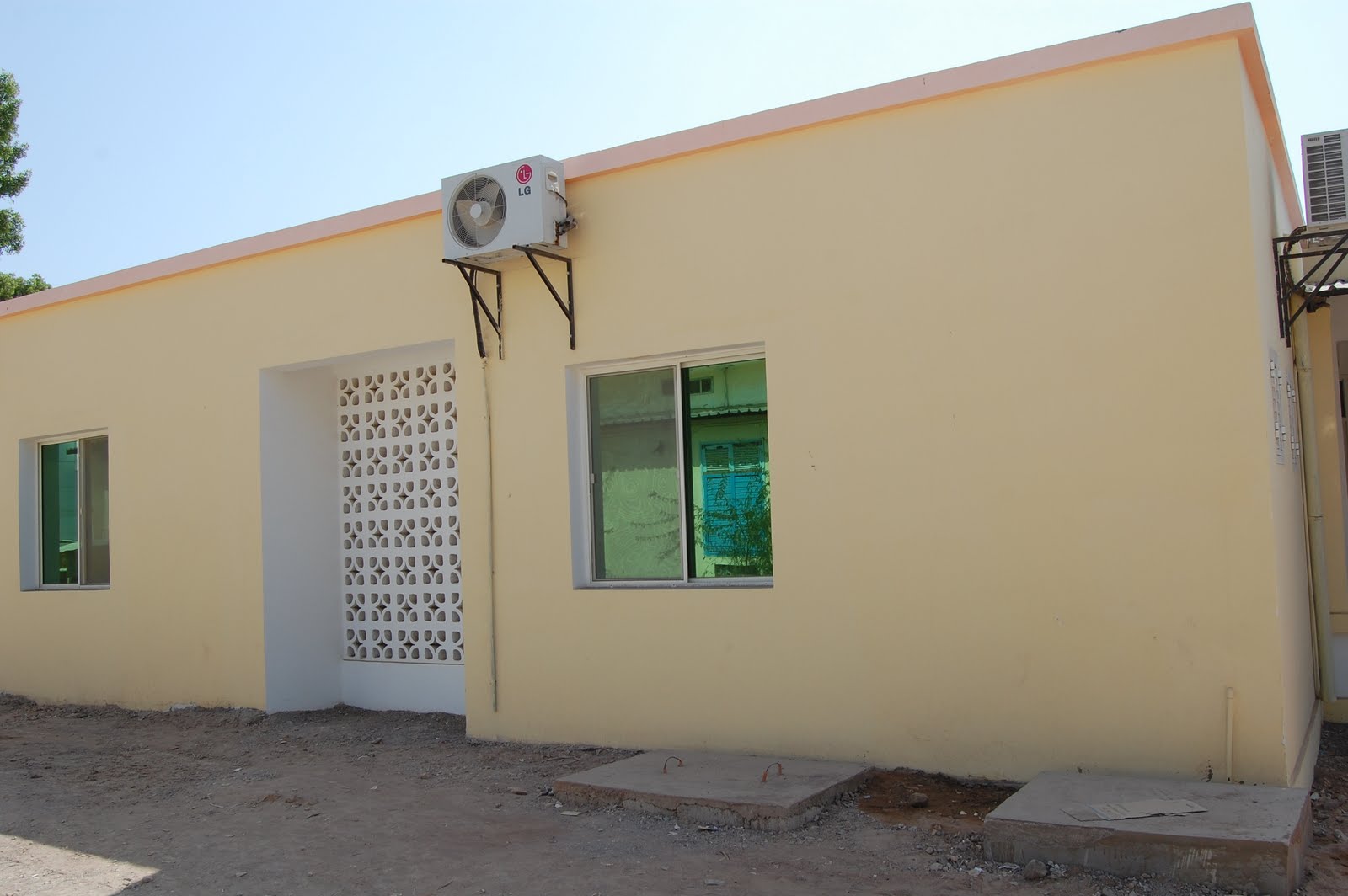 DaveGoesToAfrica: Peltier Hospital - Djibouti City