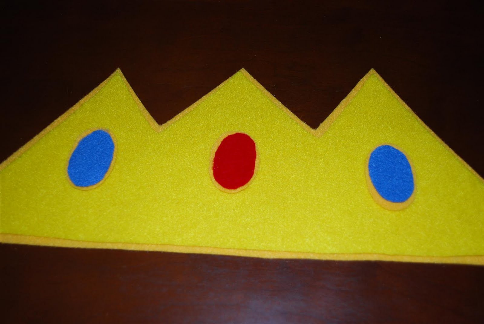 craftyc0rn3r: Super Mario Birthday Party - Princess Peach Felt Crowns
