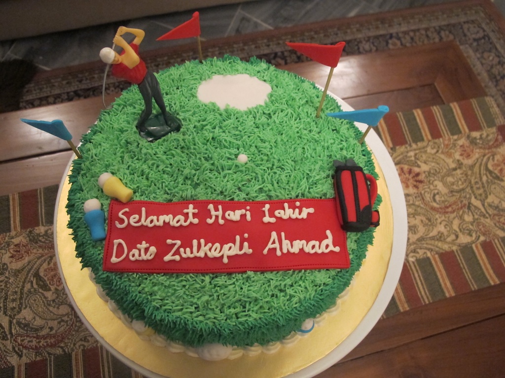 Pink Oven Cakes and Cookies: Golf theme cake