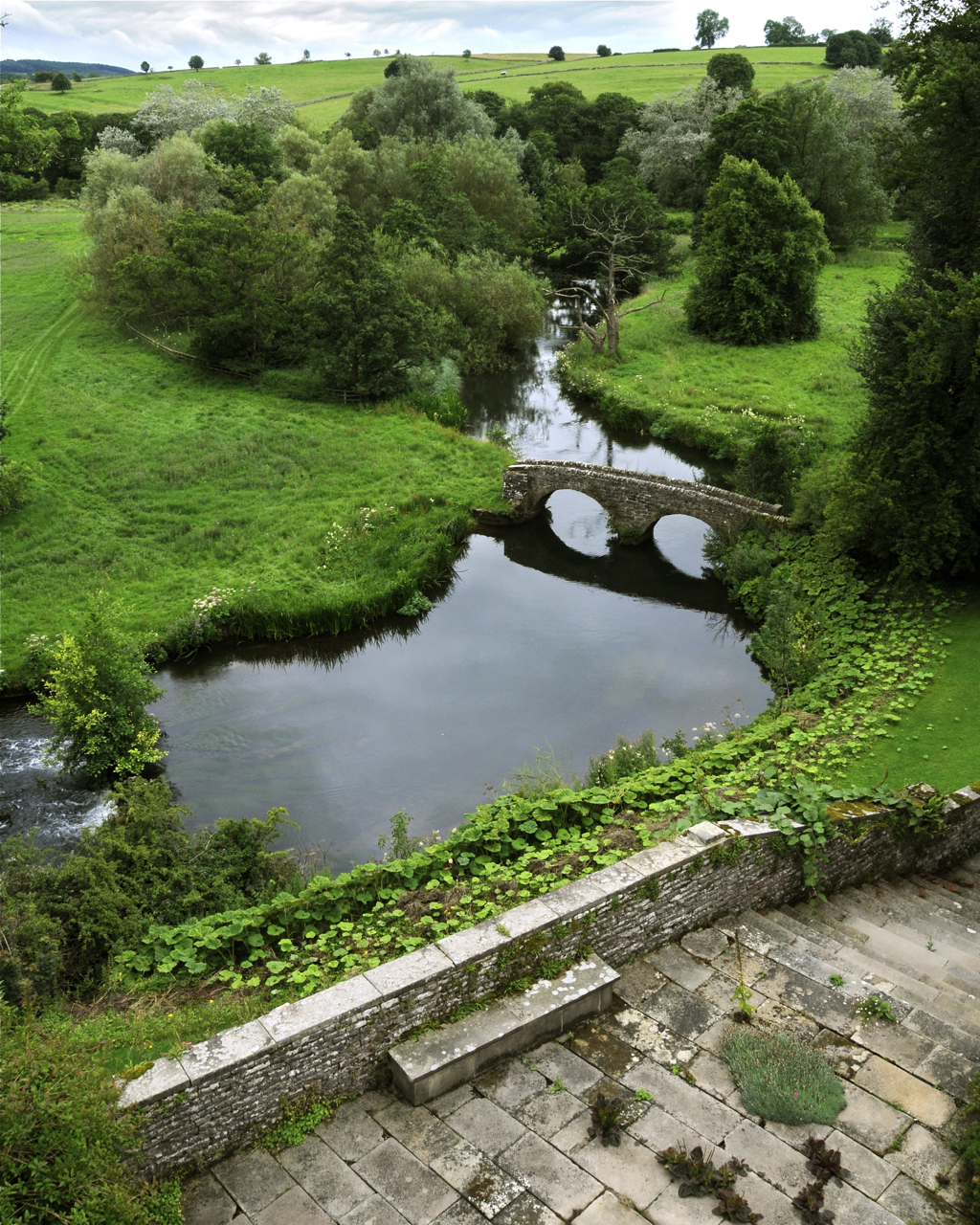 The Flying Baileys: England post 3 -- Bakewell and Haddon Hall