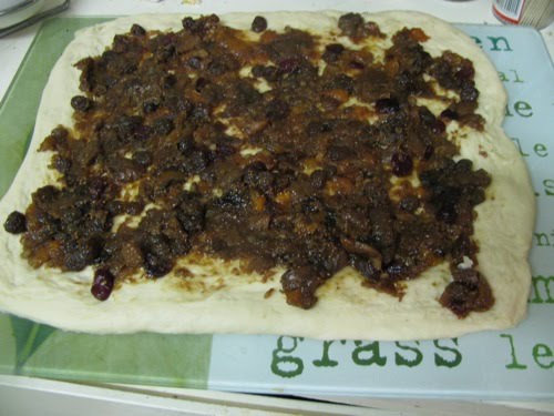 Green Gourmet Giraffe: Fruit mince scrolls and muffins