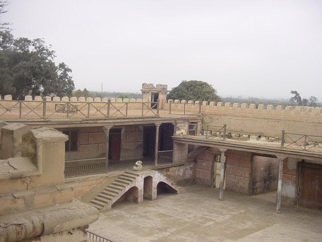 Lima: El Castillo de Unanue: la joya de Cañete