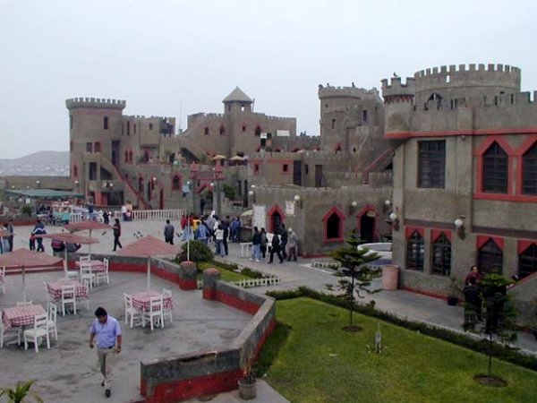 The Peruvian Backpacker - PerúEstilo.pe: El Castillo de Chancay, full ...