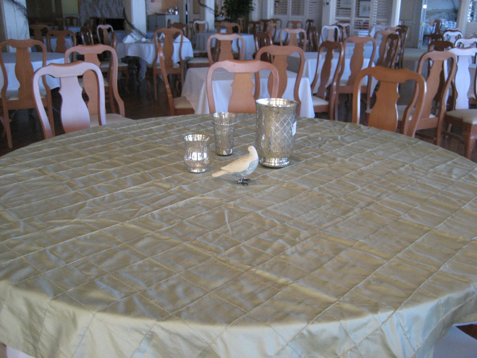 Random Reflections of a Perfectionist: Table linens: a trial