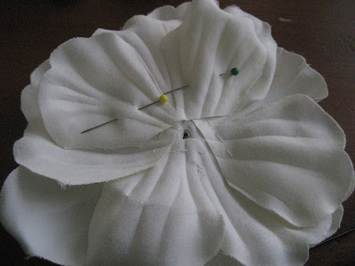 Random Reflections of a Perfectionist: Ginormous hair flower: a tutorial