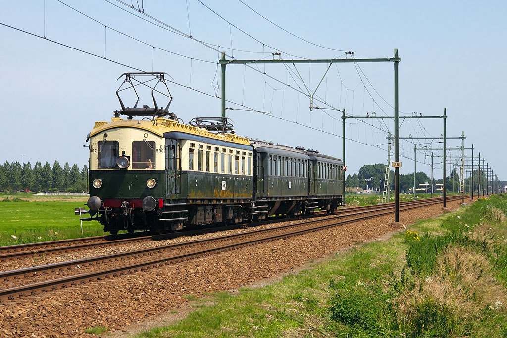 transpress nz: Dutch railways mat '24 electric multiple unit