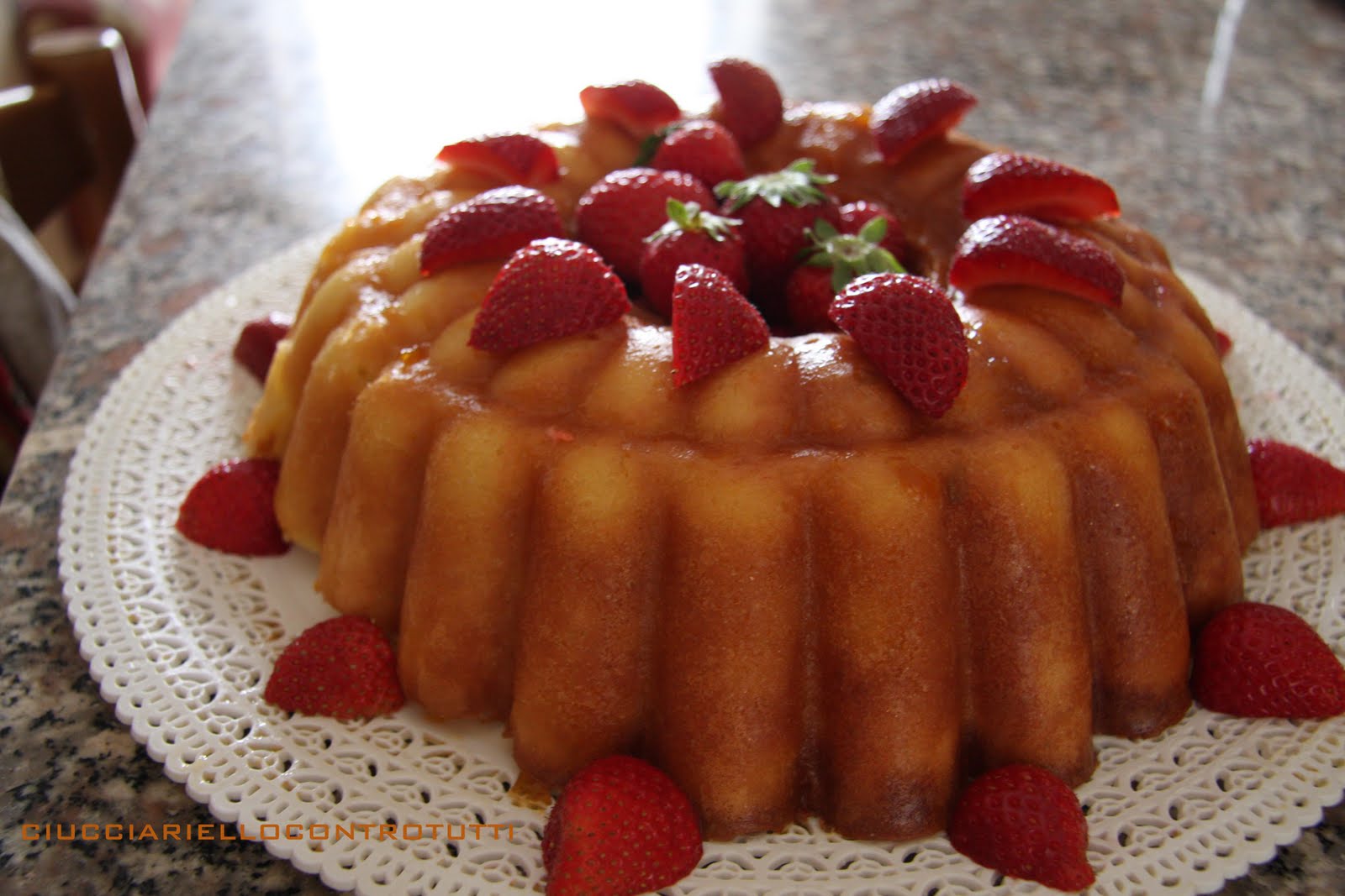 Una cocotte per due: baba' al rum con fragole