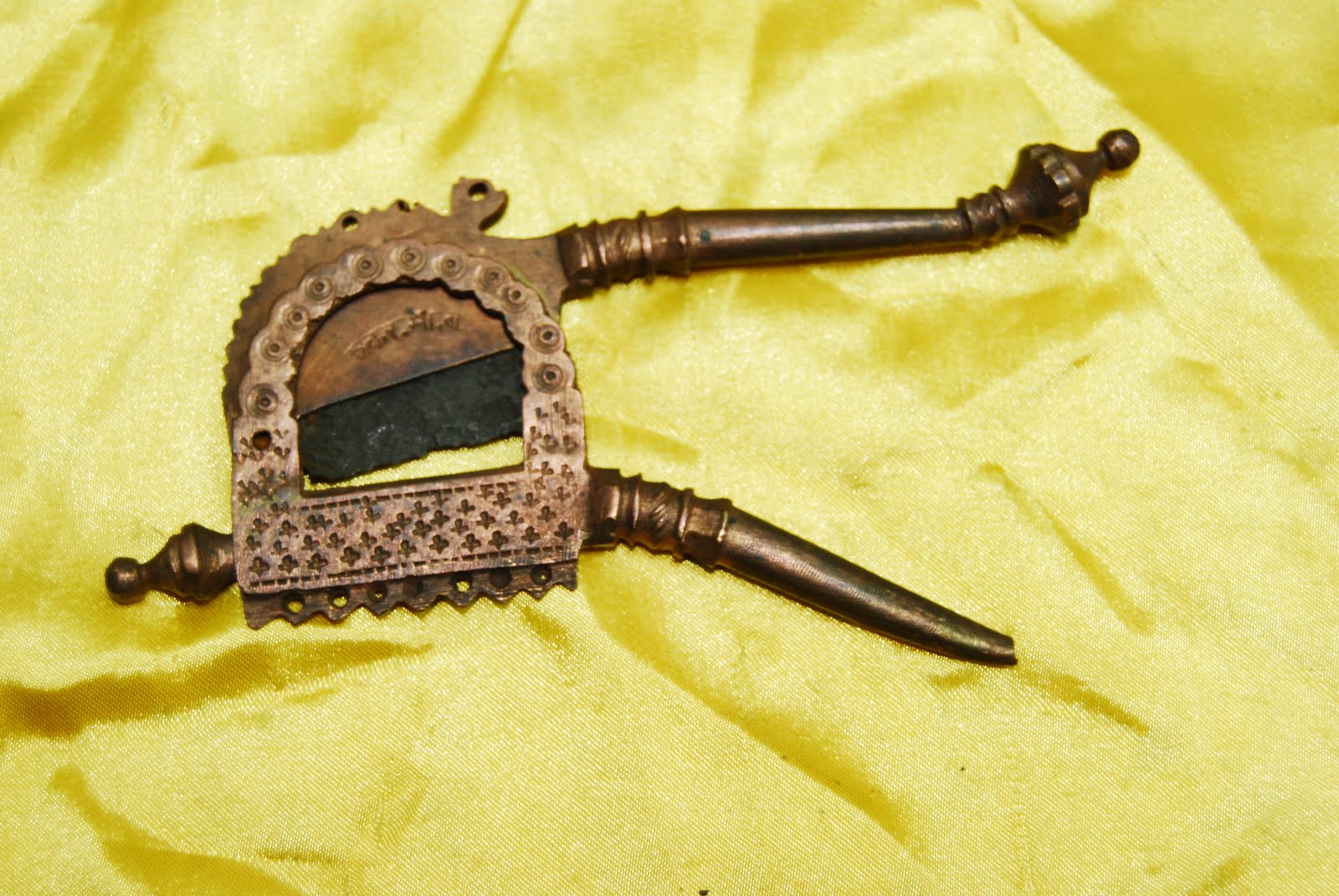 Antik And Mistik CollectioN: KACIP SIRIH PINANG ( 2 )