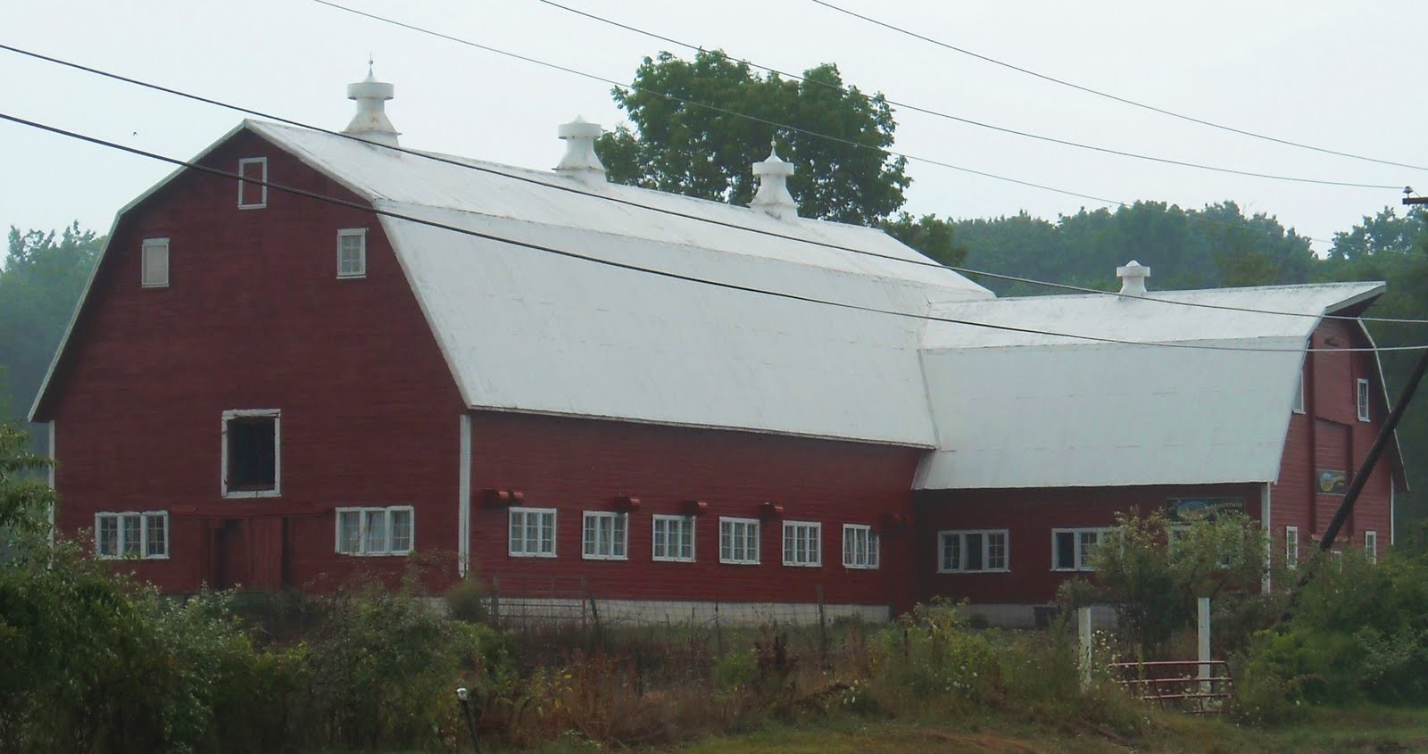 *The Brambleberry Cottage*: A Bit of Barn Envy
