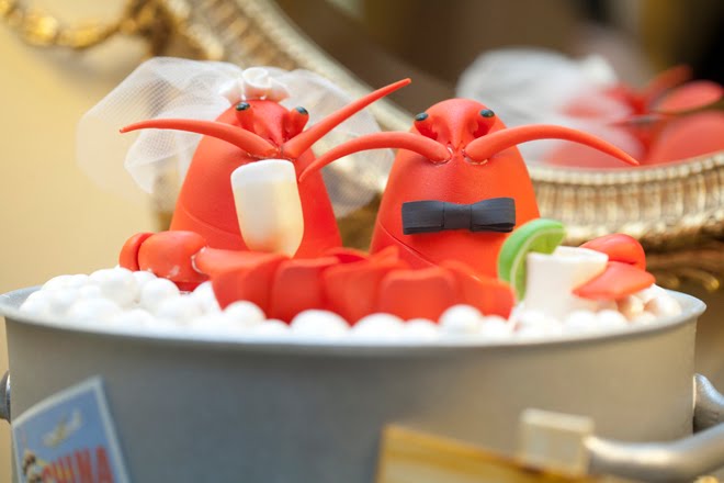 Gateaux's cake log: Lobsters Mate for Life