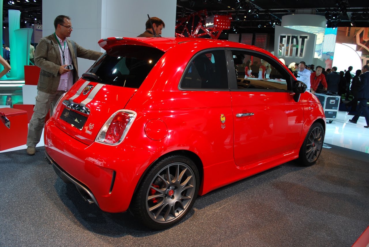 PAIXAO FIAT: Frankfurt: Abarth faz homenagem com 695 Tributo Ferrari