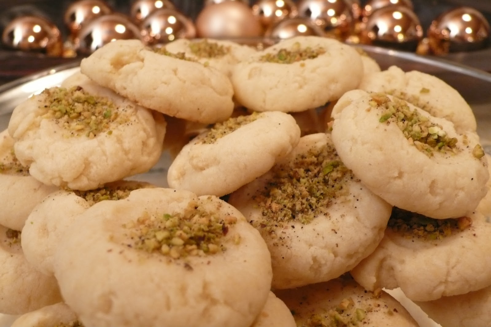The Colors Of Indian Cooking: Nan Khatai, the Great Indian Holiday Cookie.