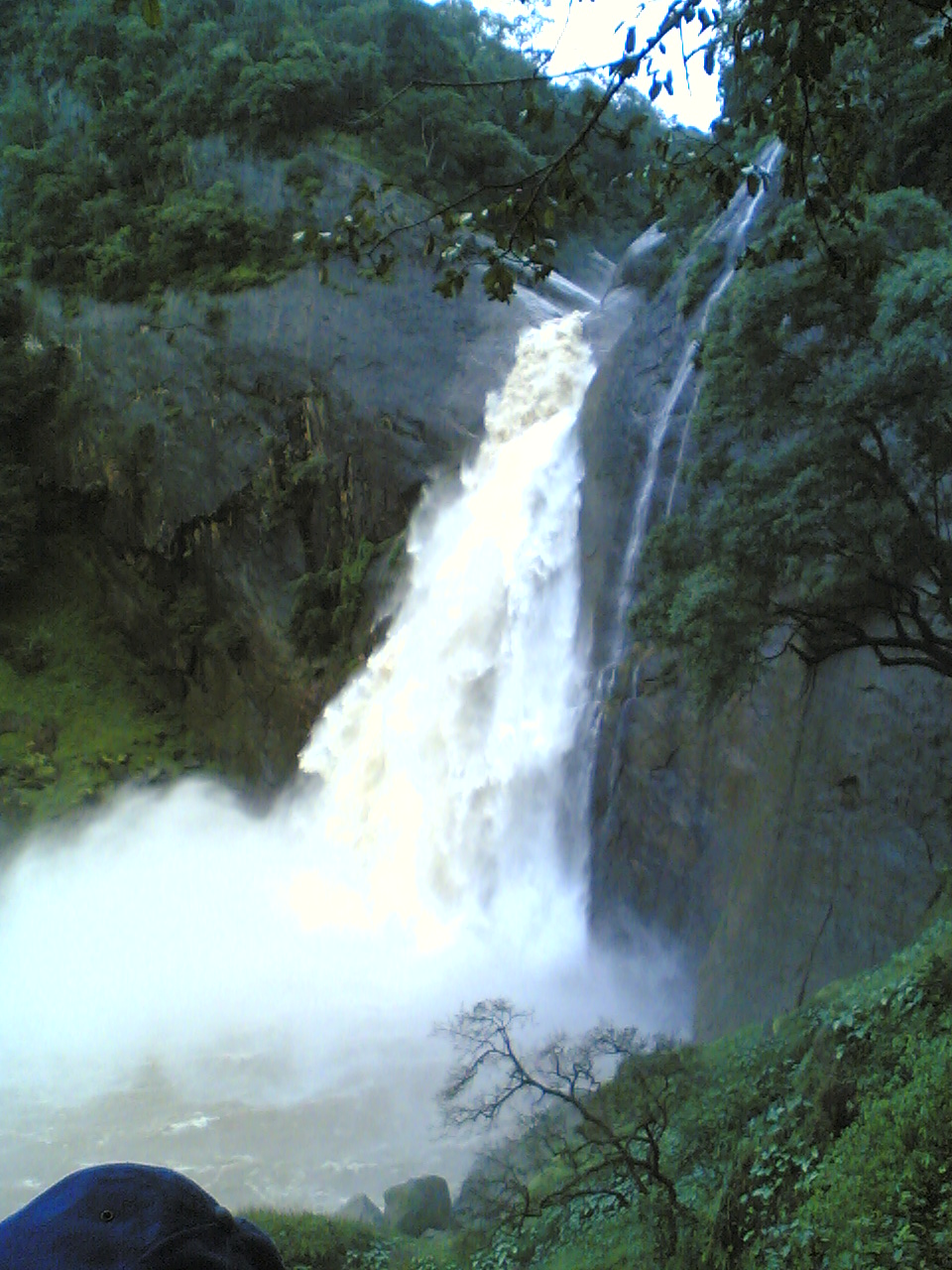 att conference: Dunhinda Falls