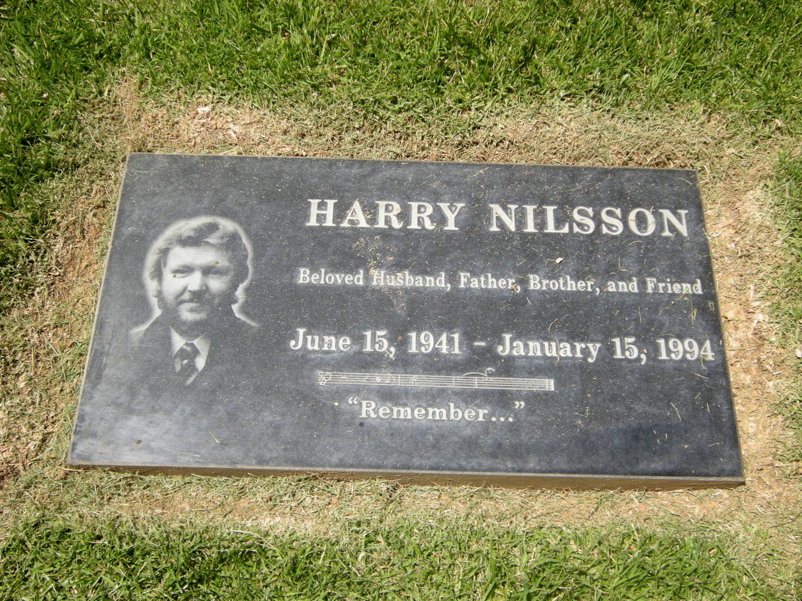 RIP Los Angles: Celebrity Grave: Songwriter Harry Nilsson 1994