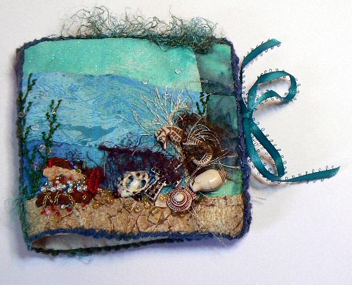 Pierrette's Stitching Gallery: Under the Sea theme needlecase: Elsie ...