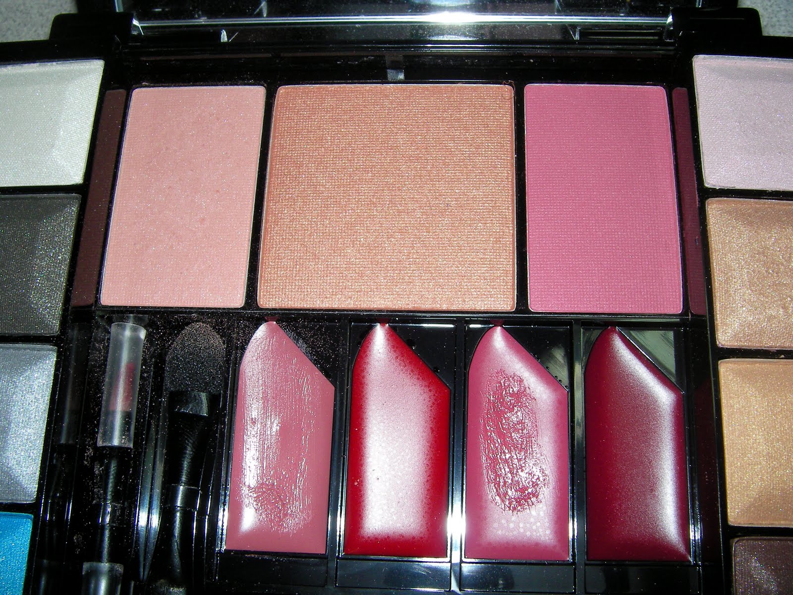 dahlgren: Product Review: NYX Make Up Box