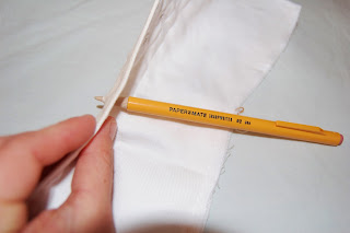 The Story of a Seamstress: Tutorial: Historical Thread Eyelets