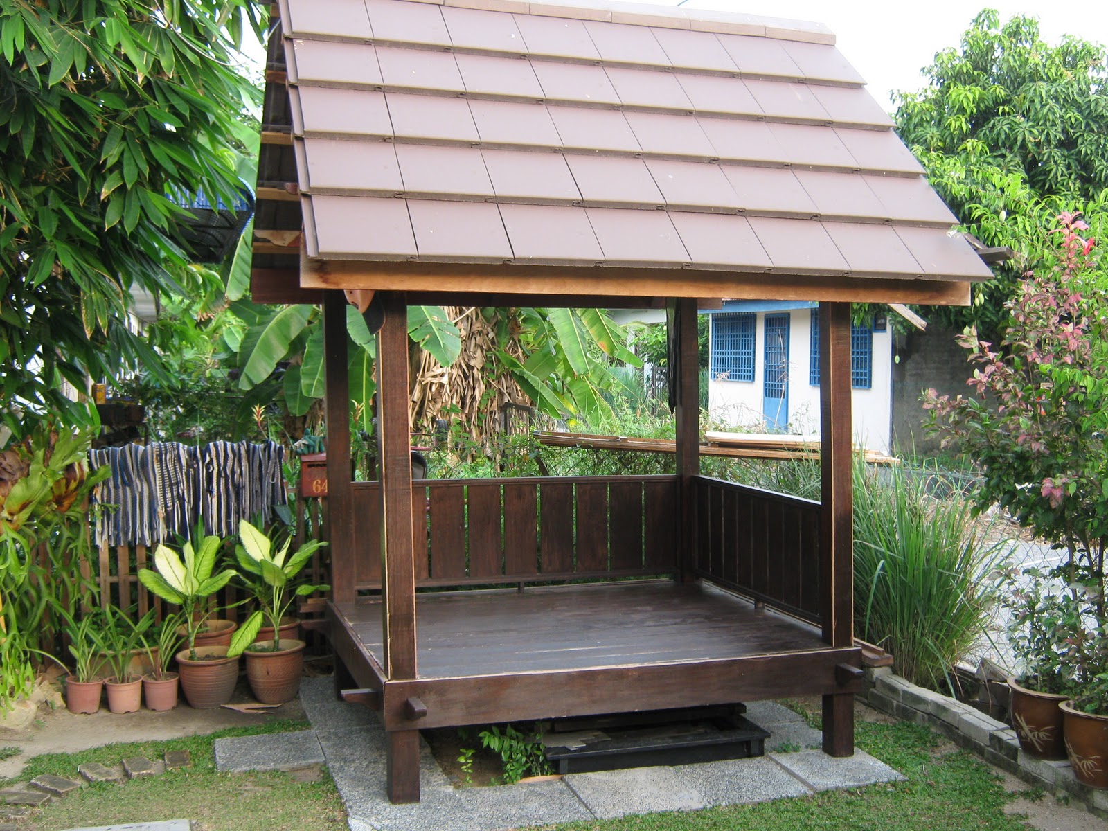 projek DIY: Proses Penukaran Atap Gazebo (PONDOK)