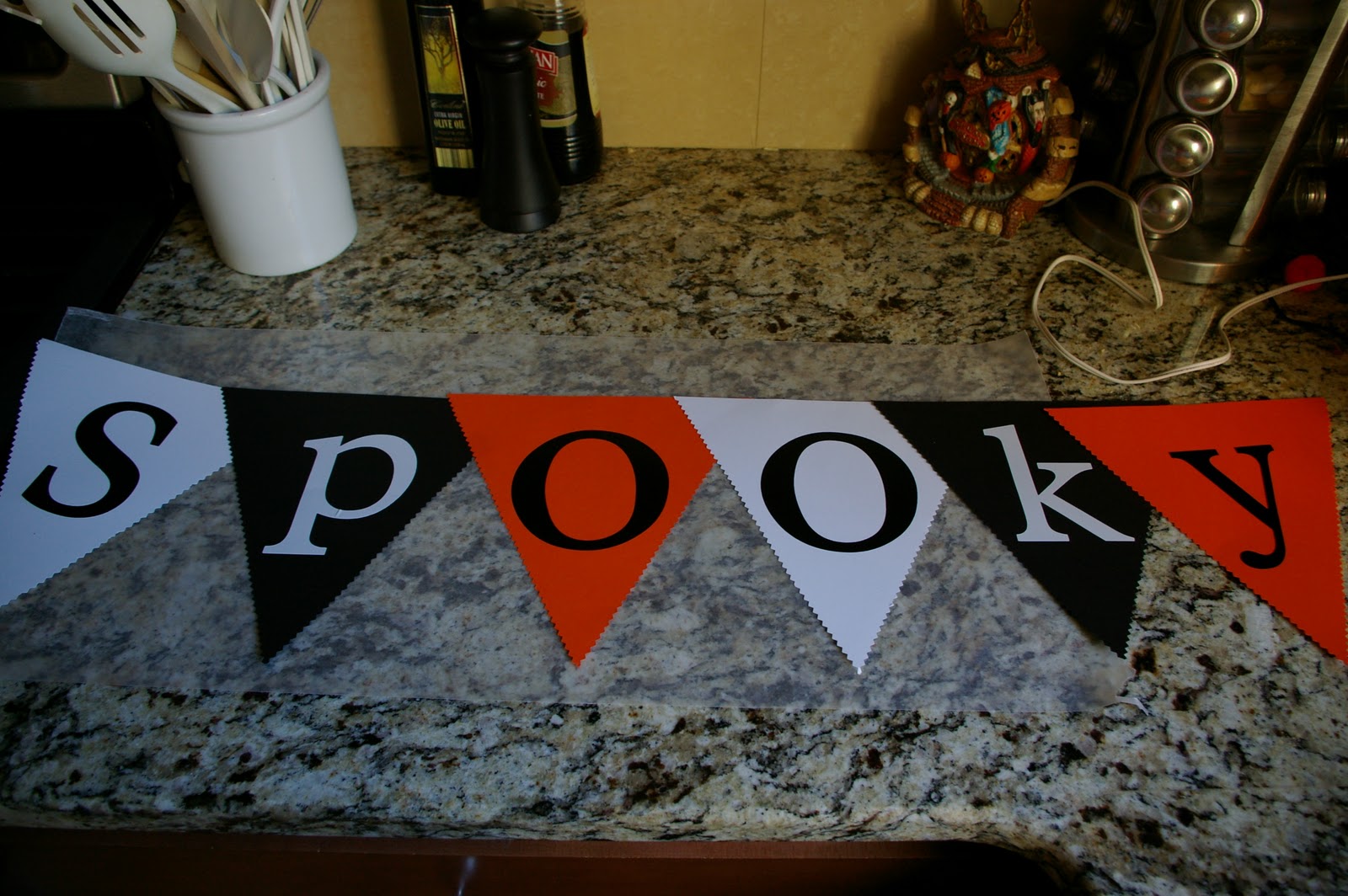 spooky halloween banner tutorial - reader submission | Little Birdie ...