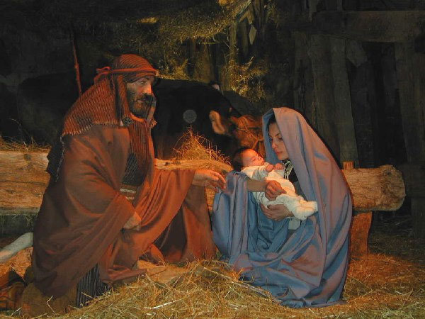 HOW NATIVITY DISPLAYS BEGAN!!