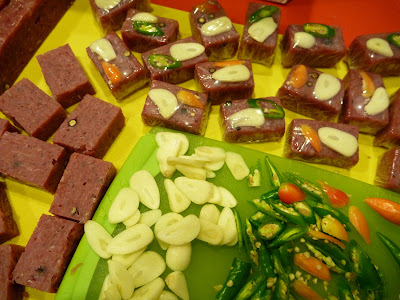 The Spices Of Life . . .: Nem Chua (Cured/Fermented Beef)