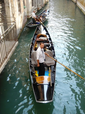 The Gondola Blog: A Beautiful Pair of Sandoli