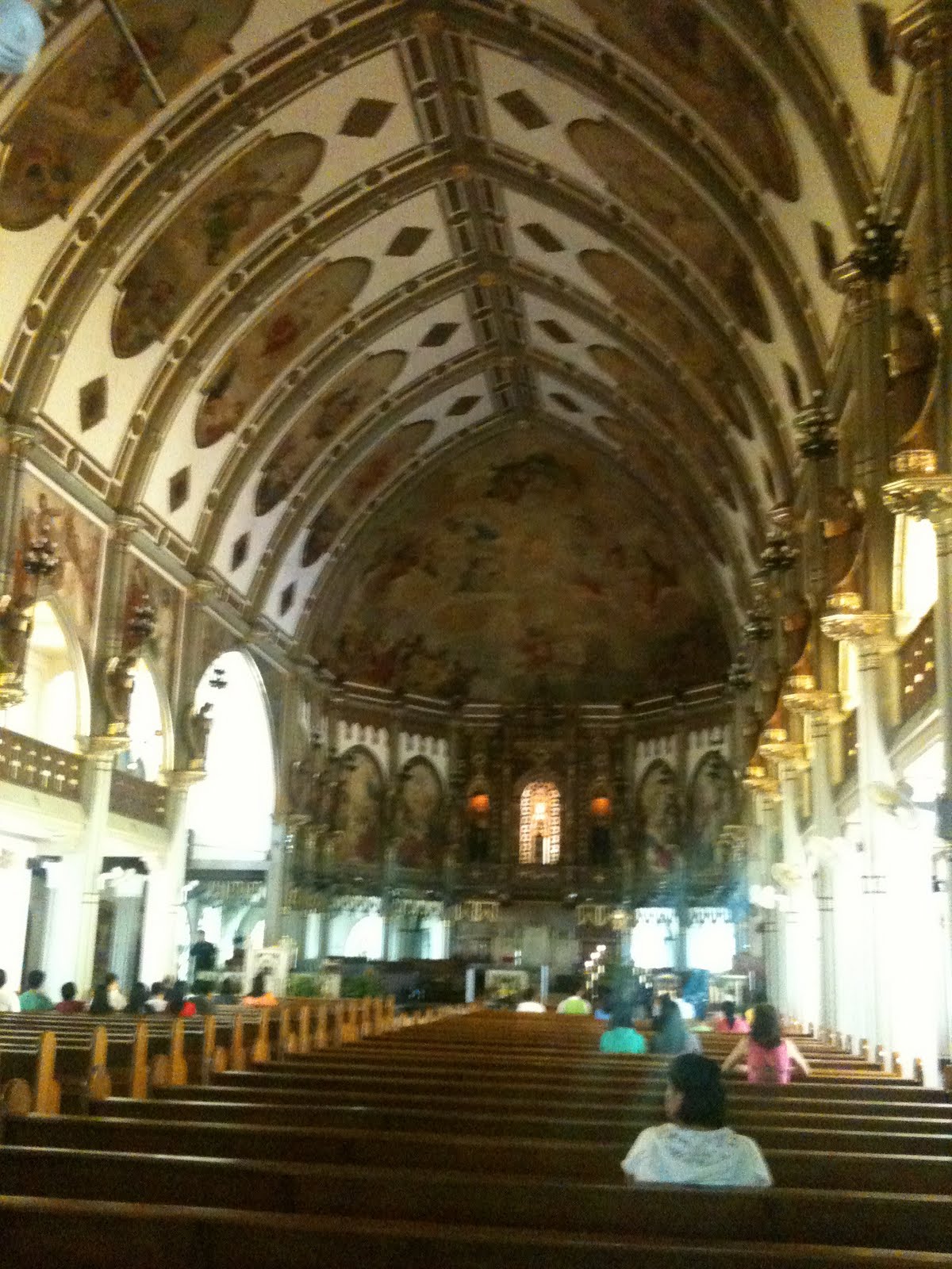 Less Room, MORE BLISS!: Church On Time: The San Beda Chapel