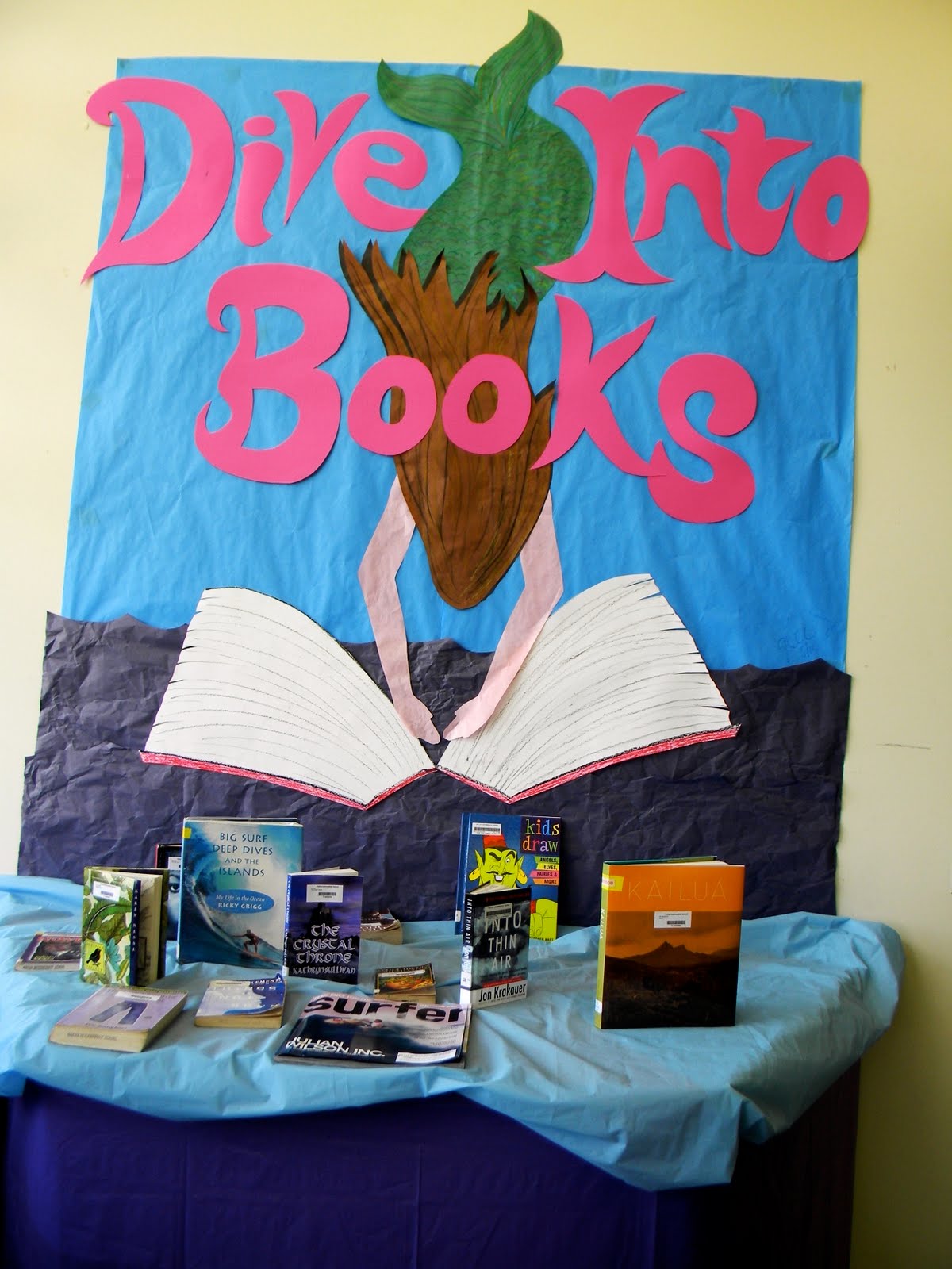 Library Displays: Dive into books