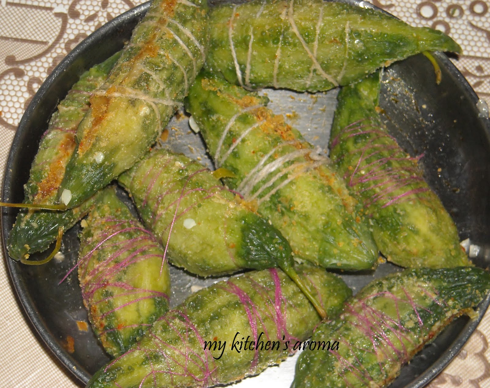 My Kitchen's Aroma: Kakarakaya stuff fry/Bitter gourd stuff fry