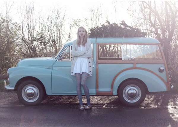 IT'S ALEXIS!: 16 & Amazing. ELEANOR HARDWICK.