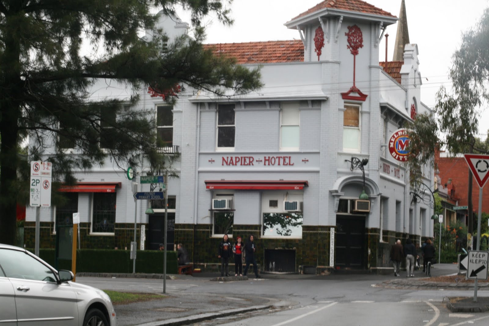 Napier Hotel, Fitzroy by Ruby Grapefruit - Eat and Be Merry Crew