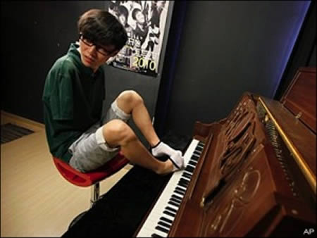 10 Most Amazing Armless People