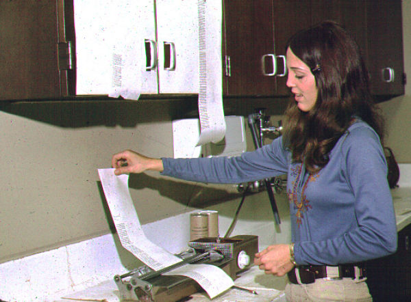 World Of Technology: How Newspapers Were Made in the 70's